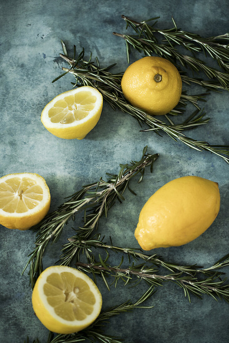 Add a little Lemon – License Features – 12873569 House of Pictures