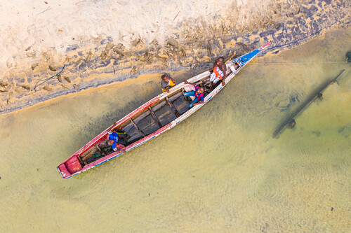 Kids Photos – License unique travel photos lookphotos