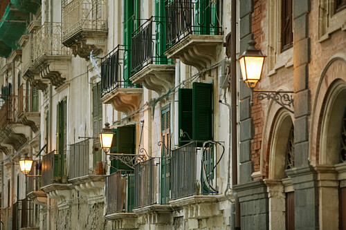 Streetlights Photos – License unique travel photos lookphotos